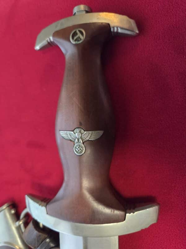 Johnson Reference Books & Militaria